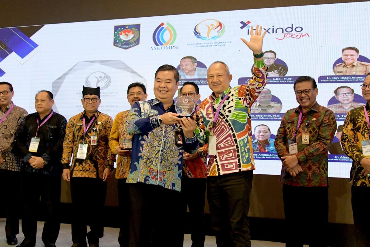 Pemdaprov Jabar Luncurkan Aplikasi Singakota, Pengawasan Koperasi ...